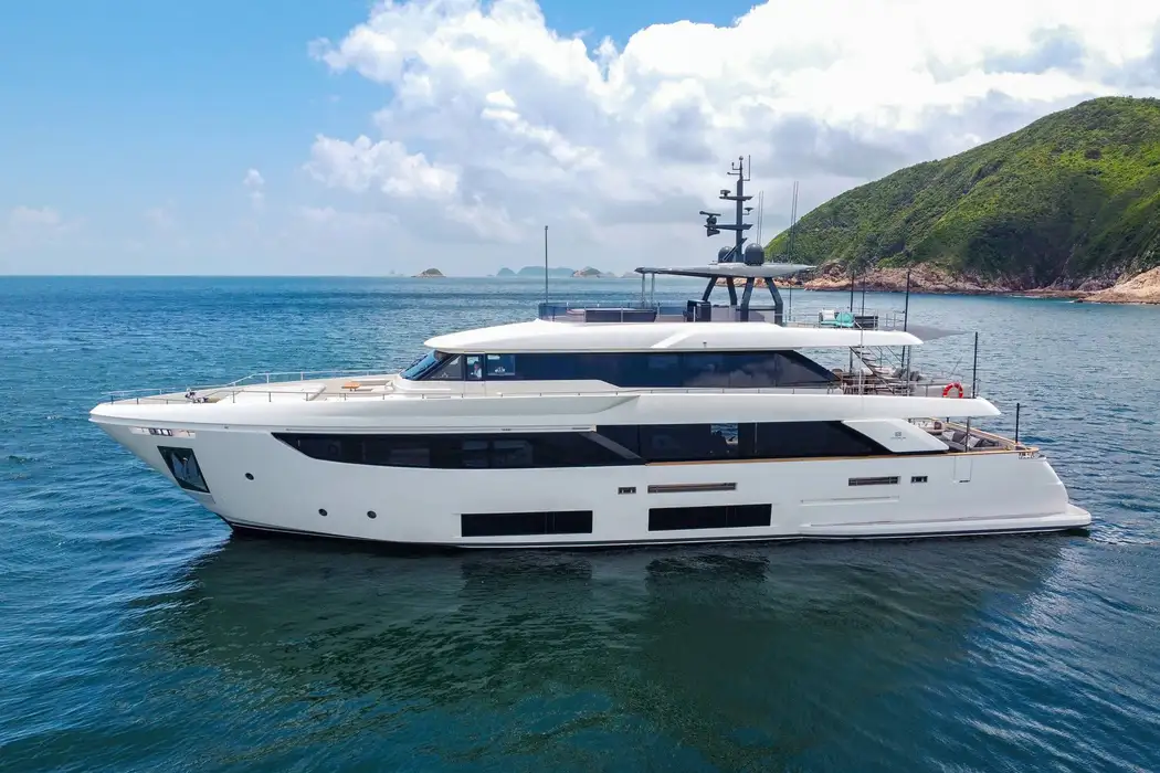 QUEEN B SPORT Superyacht | Luxury Yacht for Sale | Burgess